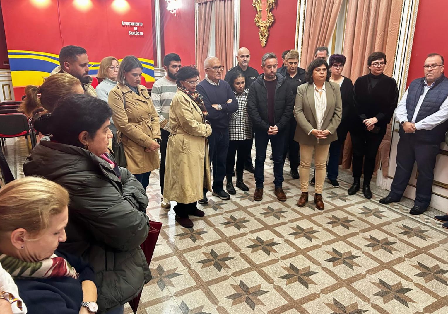 MINUTO DE SILENCIO POR LAS VÍCTIMAS DE LA DANA EN LA COMUNIDAD VALENCIANA Y LA PROVINCIA DE ...